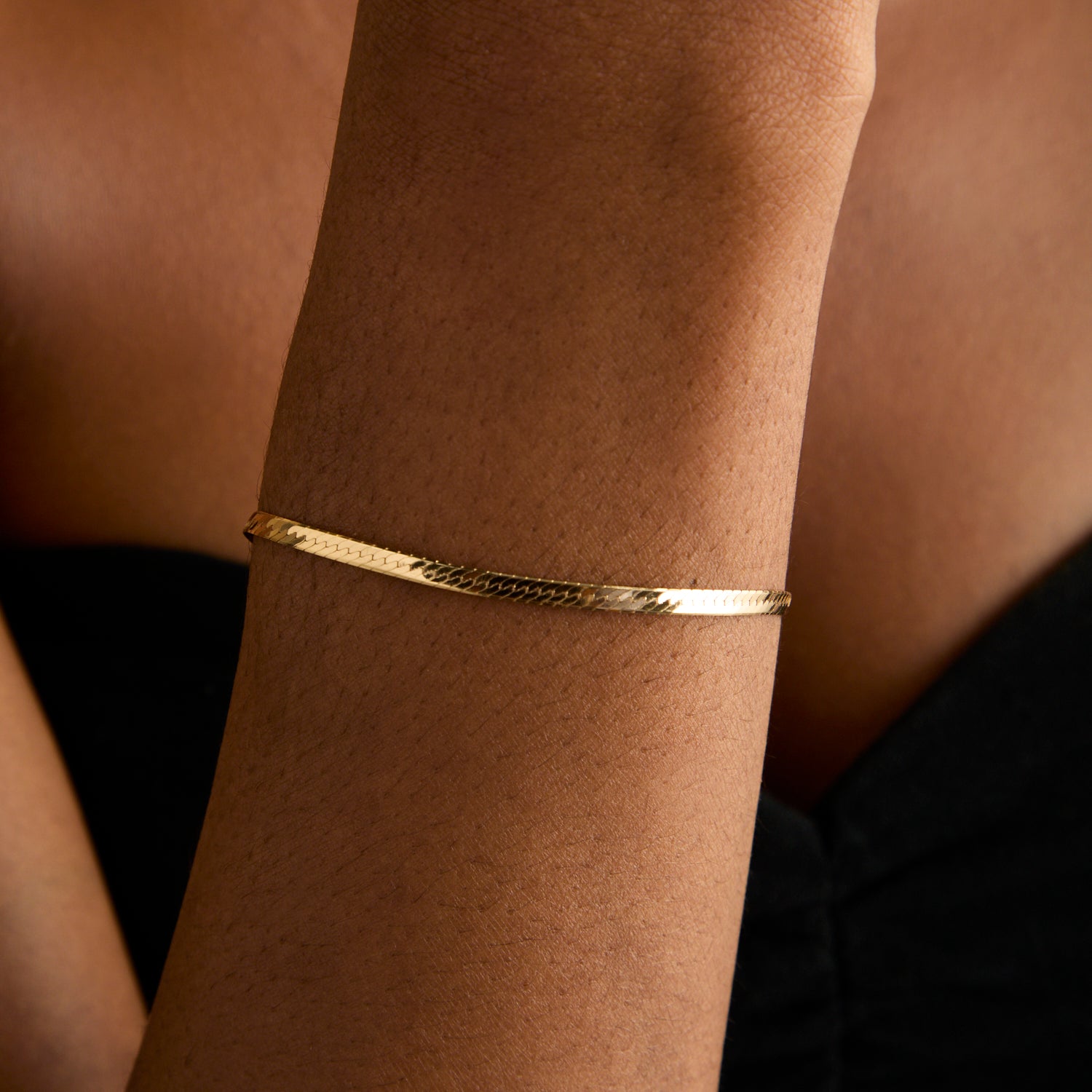 Essential Gold Snake Chain Bracelet | Astrid & Miyu