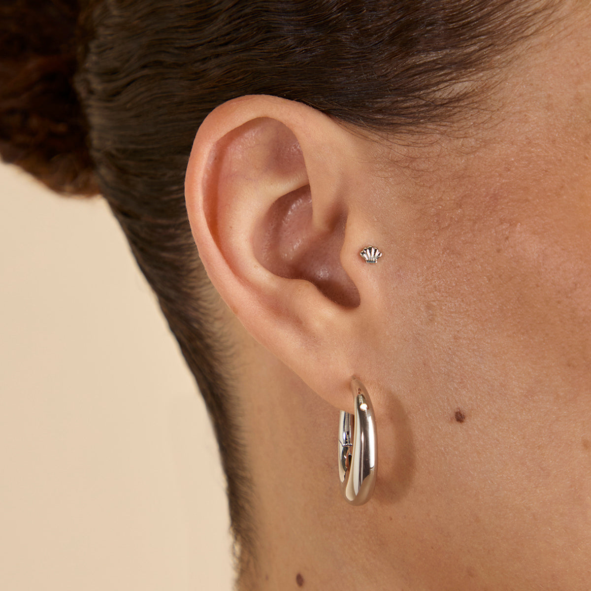Shell Titanium Platinum Piercing Stud | A&M