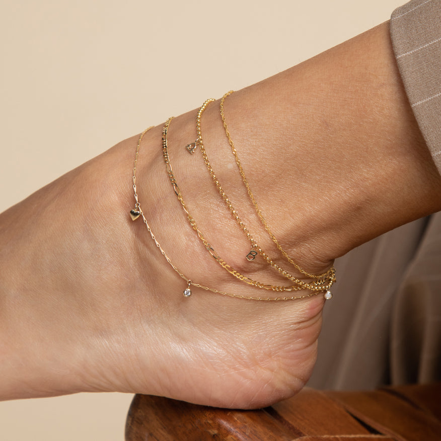 Story Chain | Personalised Solid Gold Necklaces | Astrid & Miyu