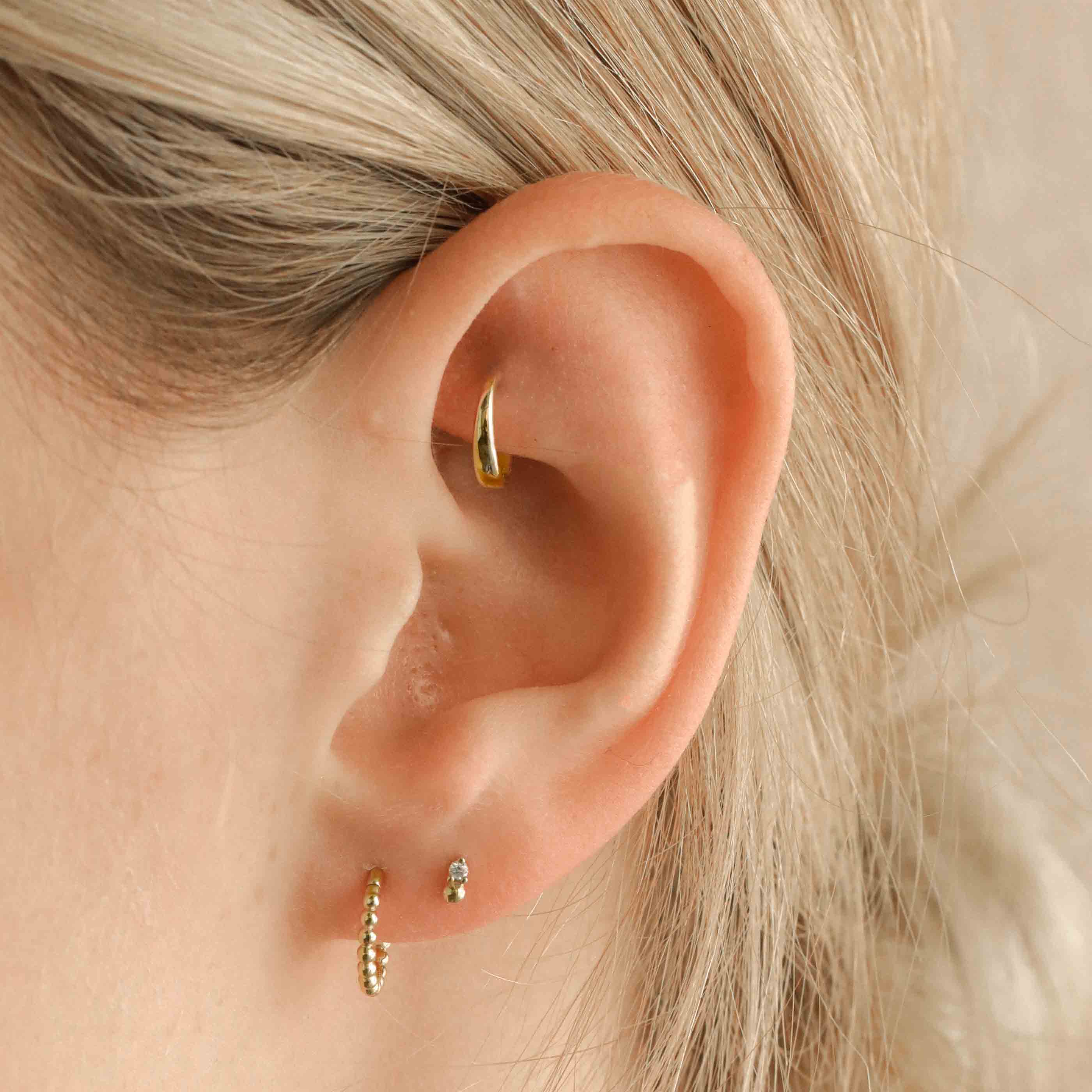 Solid Gold Graduated Rook Hoop | Astrid & Miyu Earrings