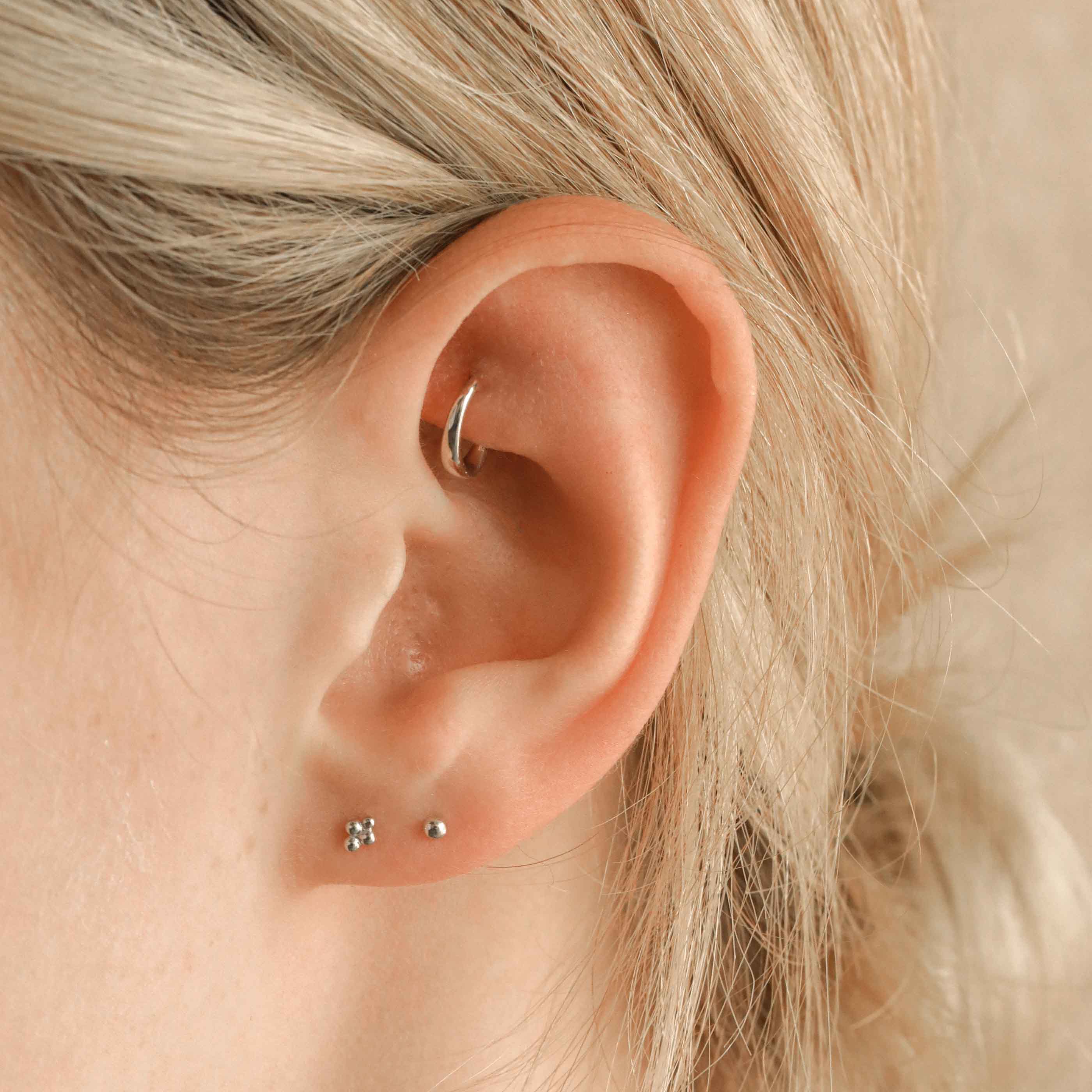 Solid White Gold Graduated Rook Hoop | Astrid & Miyu Earrings
